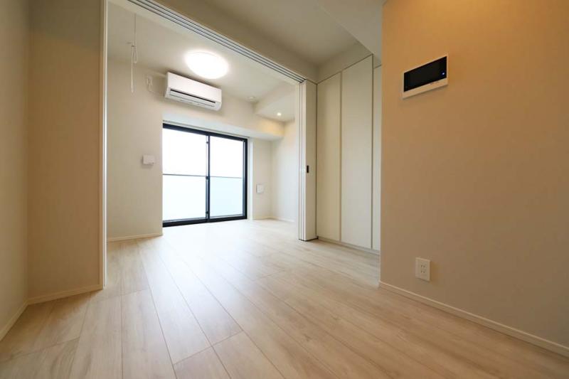 Ojikamiya Sta. 1DK 405, Tokyo - Living Japan