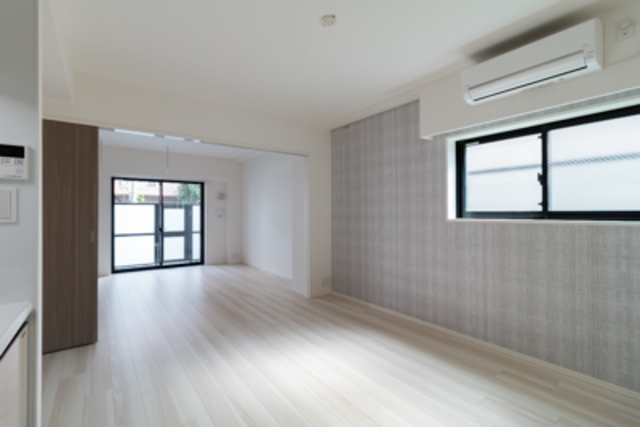 Nakai Sta. 1LDK 102, Tokyo - Living Japan