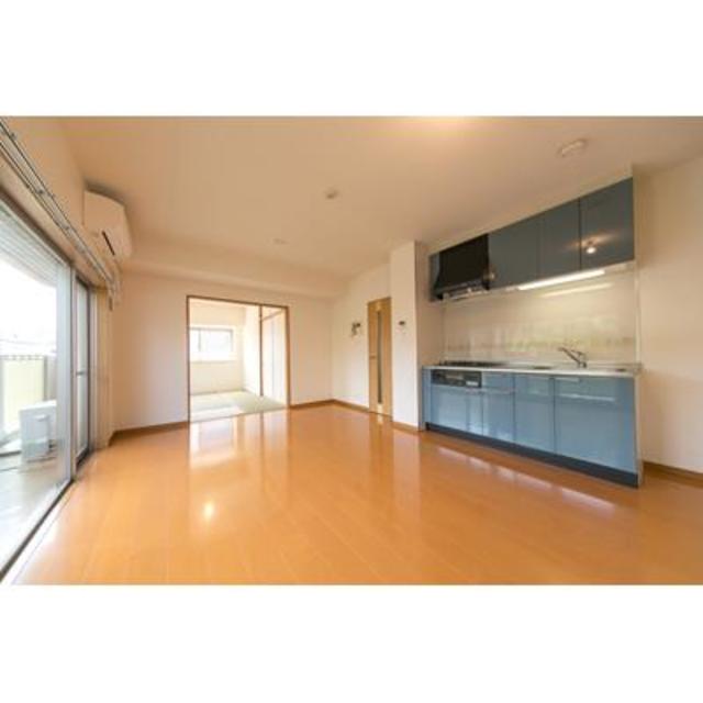 Soshigayaokura Sta. 2LDK 201, Tokyo - Living Japan