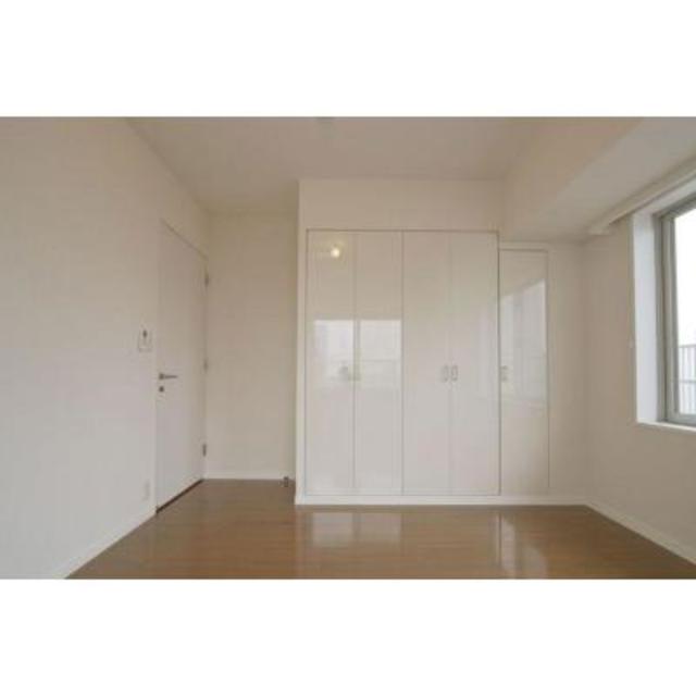 Toyosu Sta. 2LDK 408, Tokyo - Living Japan