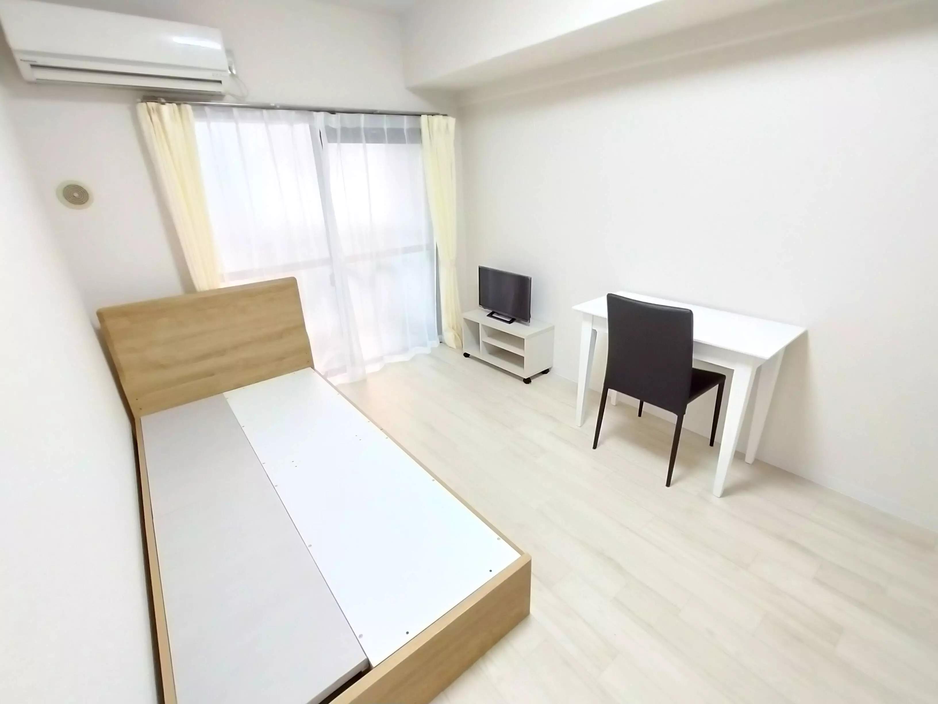 Itabashihoncho Sta. 1DK 302, Tokyo - Living Japan