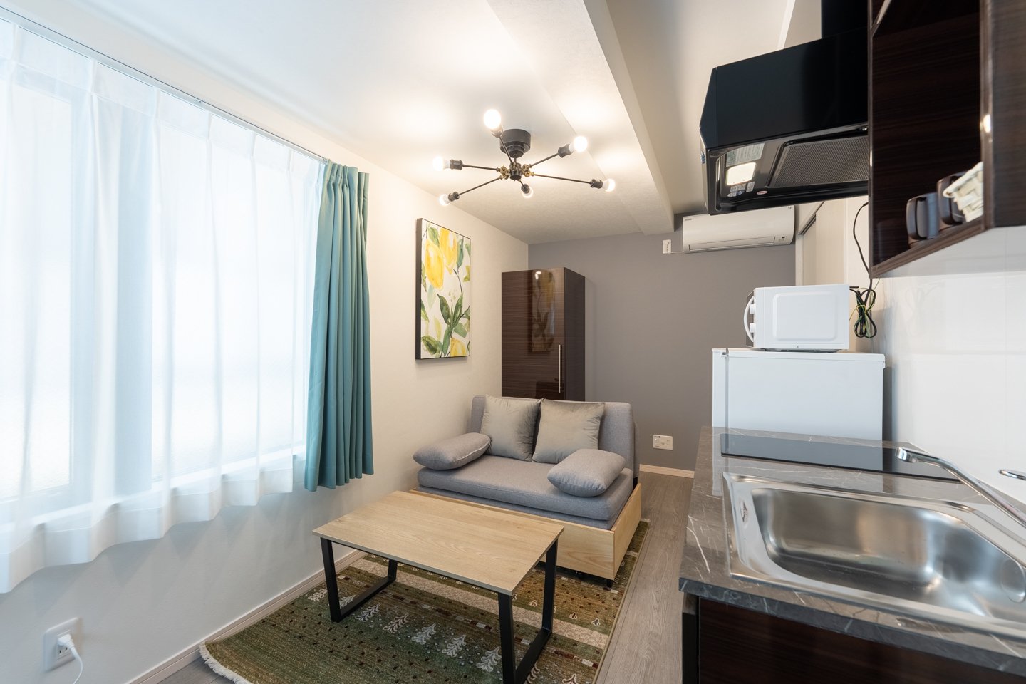 Yotsuya-sanchome Sta. 1DK 303, Tokyo - Living Japan